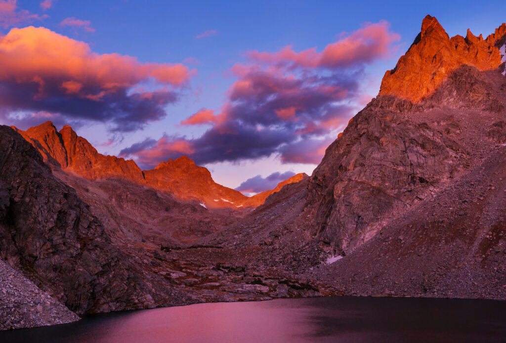 Best Day Hikes in the Beautiful Wind River Mountains - Pine Coast Hiking