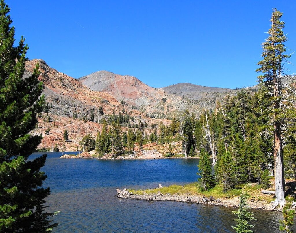 Best Hikes in the Beautiful Desolation Wilderness Area, California ...